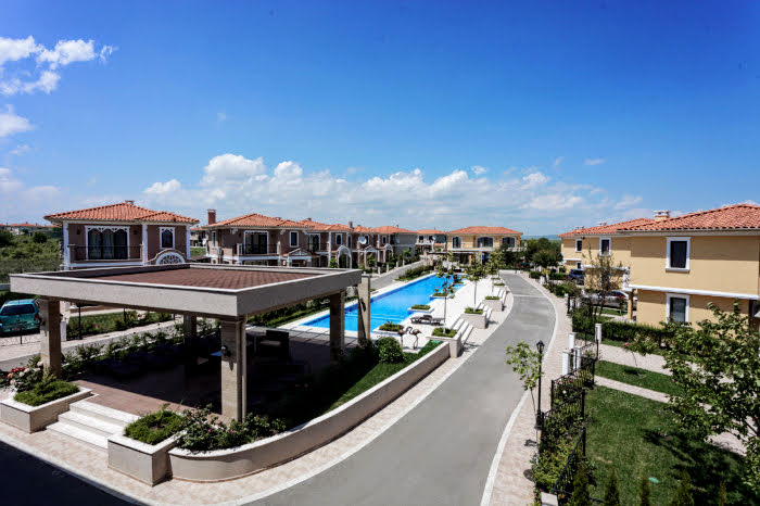 New 2-storey house with sea-view in a gated community - Victoria Royal ...